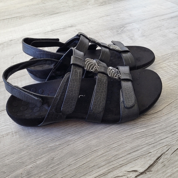 Vionic | Shoes | Vionic Black Amber Comfort Strappy Slingback Sandals ...